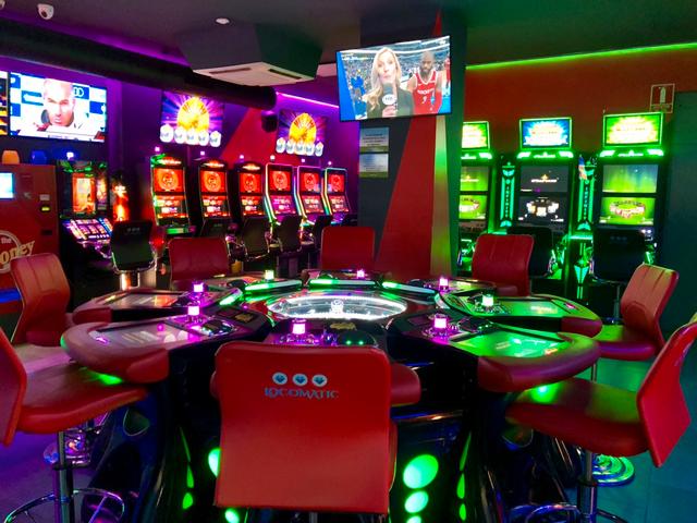 Milanuncios - Salón de Juegos Locomatic Almansa