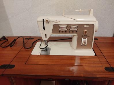 Milanuncios - MAQUINA COSER SINGER 740 CON MUEBLE