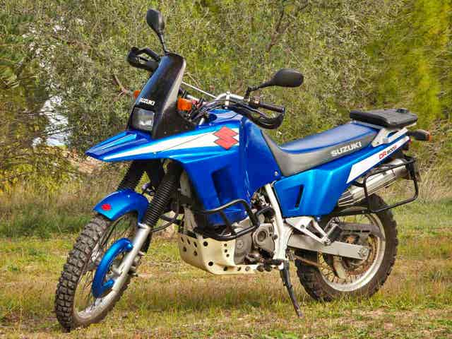 Wunderschone Suzuki Dr 800 Big Probleme Ebenbild