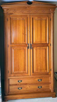 Milanuncios - Armario y mesita a juego de madera maciz