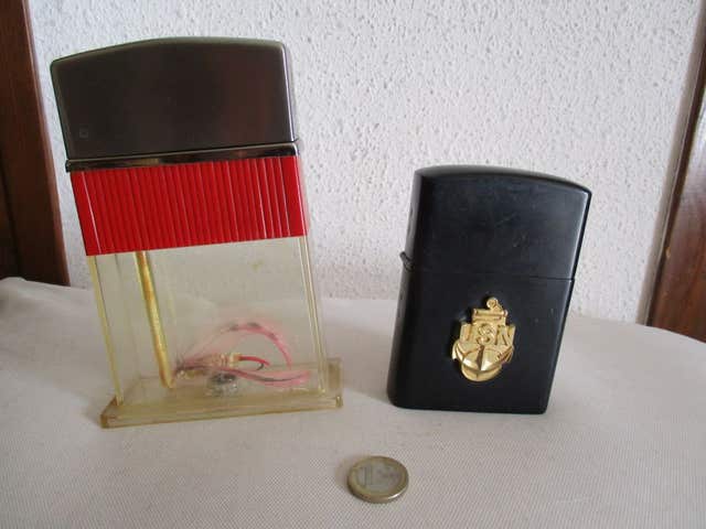 Milanuncios - 2 grandes encendedores, de colección.