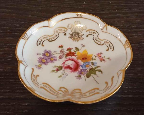 Milanuncios - PLATO CONMEMORATIVO ROYAL CROWN DERBY