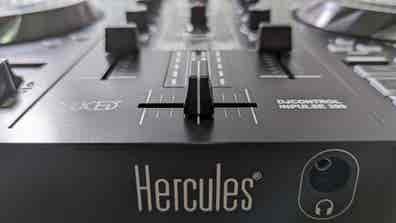 Hercules rmx Mesas de mezcla DJ de segunda mano baratas | Milanuncios