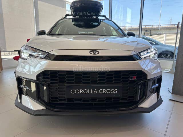 Milanuncios - TOYOTA Corolla Cross GR SPORT Hybrid 200