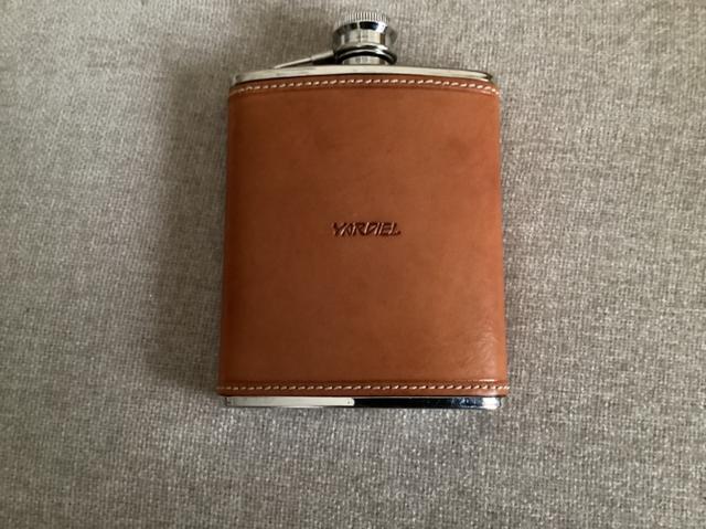 Milanuncios - PETACA LICOR DE CUERO Y ACERO INOXIDABLE