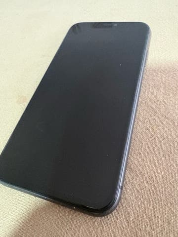 Milanuncios - Se vende iPhone 11 de 126 GB • De segun