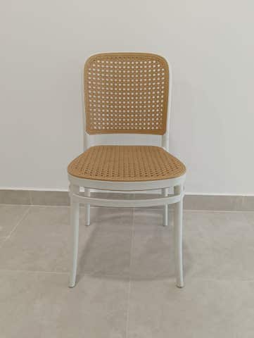 Milanuncios - Silla blanca con rejilla efecto ratán