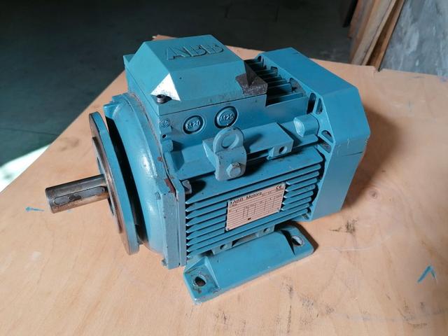 Milanuncios - Motor electrico ABB 960 rpm