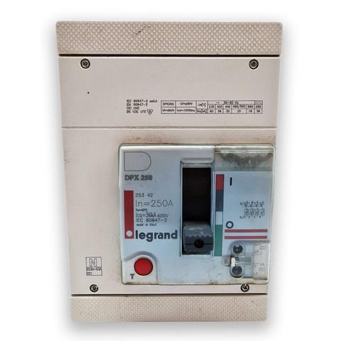 Milanuncios - AUTOMÁTICO DE 4 POLOS LEGRAND 800A