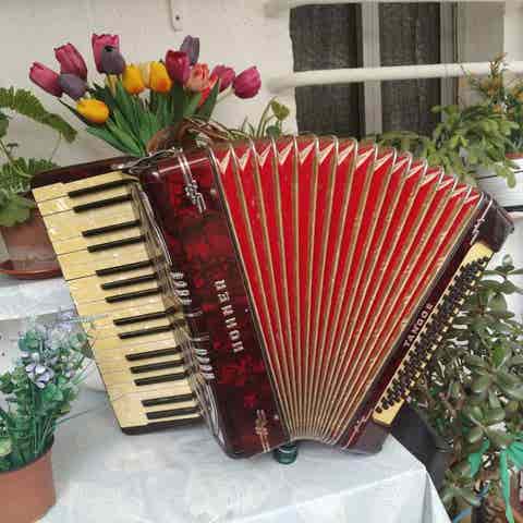 Milanuncios - Acordeon Hohner Tango 2 de 80 bajos.