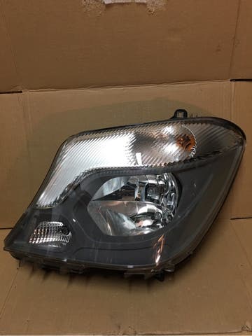 Milanuncios - Faro Mercedes Sprinter Ref A9068202361