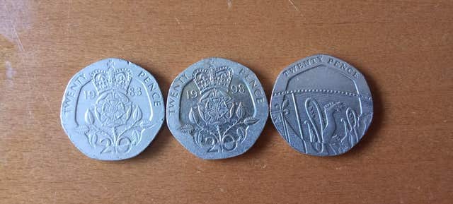 Milanuncios - MONEDA REINO UNIDO TWENTY PENCE 83,98,10