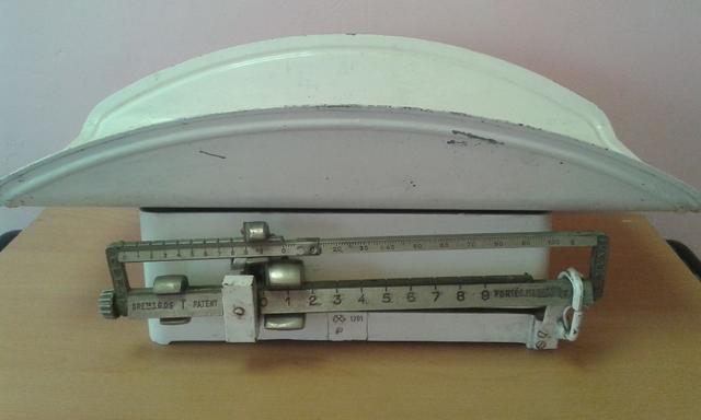 Milanuncios - BASCULA BEBÉ ANTIGUA