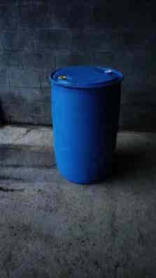 Bidones plastico 200 litros | Milanuncios