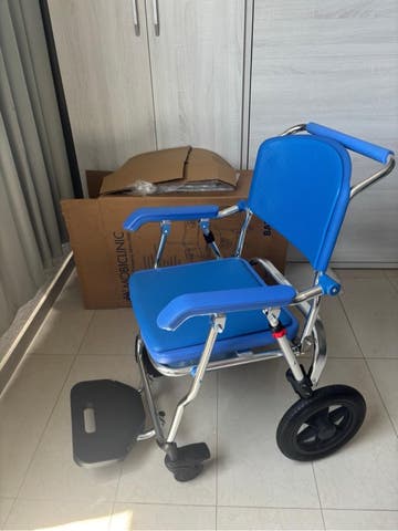 Milanuncios - Silla de ruedas Mobiclinic para ducha/wc
