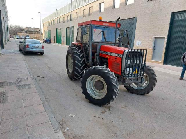 Milanuncios - BUSCO TRACTORES MASSEY FORD ZETOR URSOS