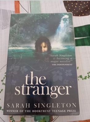 Milanuncios - Libro "The stranger", de Sarah Singleton