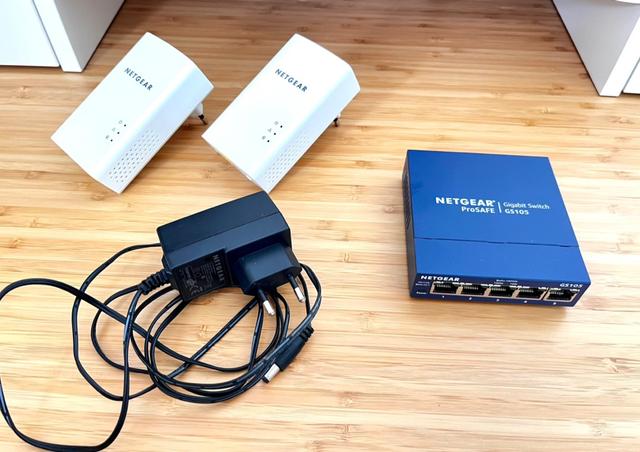 Milanuncios - NETGEAR Switch Red Gigabit