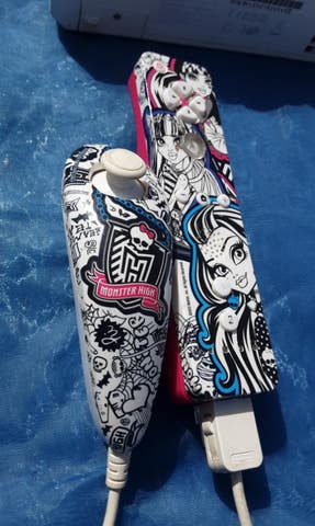 Milanuncios - Mando Nintendo Wii Monster High Nunchuk