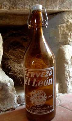 Milanuncios - botella Cerveza El León ..San Sebastián